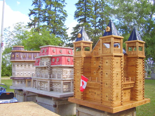 Lifestyles of the Rich and Feathered Presents Extreme Bird Houses ...